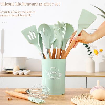 Cina Logo personalizzato 3000pcs Silicone Kitchen Tools Set Sostenibile e durevole per le esigenze di cucina in vendita
