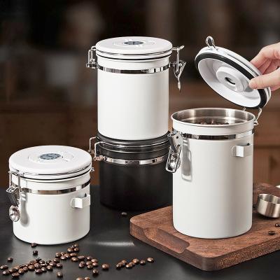 China 1500 ml op maat gemaakte kleurrijke koffiemelkbak van roestvrij staal van kunststof voor voedselopslag Te koop