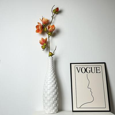 China Customized Elegant Modern Chic Tall White Capiz Shell Vase Mother of Pearl Home Decorative for sale