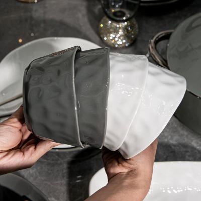 Cina Servitaio in ceramica di stile europeo con bordo dorato di dimensioni personalizzate e colore solido in vendita