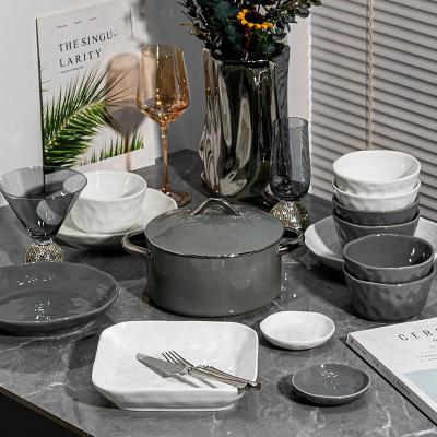 Cina Servitaio in ceramica di stile europeo con bordo dorato di dimensioni personalizzate e colore solido in vendita