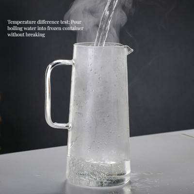Cina Bottiglia d'acqua di vetro a alto borosilicato, perfetto per mantenere l'idratazione in vendita