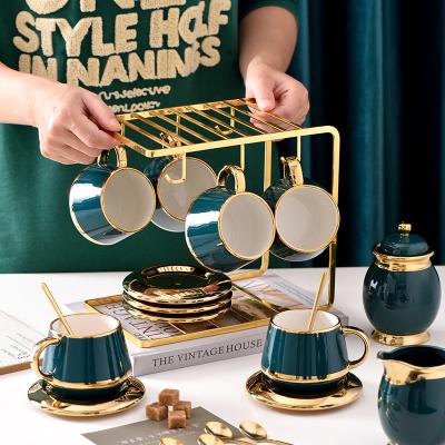 Cina Stile di design europeo Elegante bordo d'oro Vintage porcellana Tazza da caffè e piatto in vendita