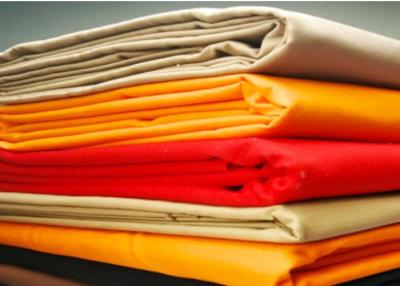 Cina Versatile Polyester Cotton Fire Resistant Anti Static Fabric 235gsm in vendita