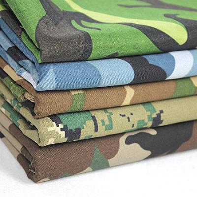 Cina Cotton Nylon Desert Digital Printed Ripstop Cheap Camouflage Fabric in vendita