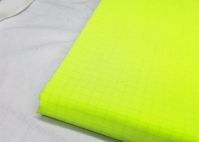 Cina Peso leggero fluorescente del cotone 35% del poliestere 65% del tessuto di resistenza all'acqua in vendita