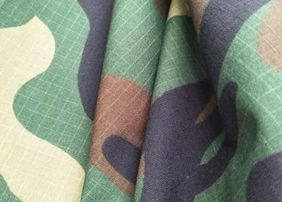 China Polyester van de Katoenen Weerstand Met hoge weerstand van de de Stoffenrimpel Leger de Digitale Camouflage Te koop