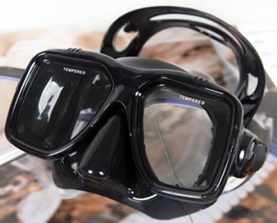 China Silicone Underwater Diving Gear Adjustable Strap Scuba Diving Mask for sale
