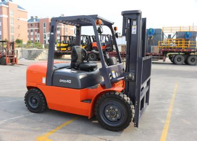 Cina Il tipo carrello elevatore a forcale diesel del contrappeso da 4 tonnellate con altezza di elevazione di 3M ha integrato interamente la struttura in vendita