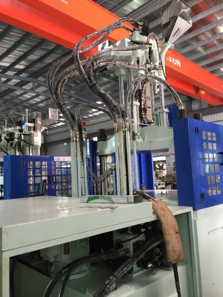 Quality Rotary Table Vertical 160 Ton Injection Moulding Machine JTT-1600R for sale
