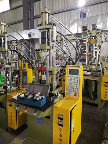 Quality Small PE Pvc Vertical Injection Moulding Machine 30T for sale