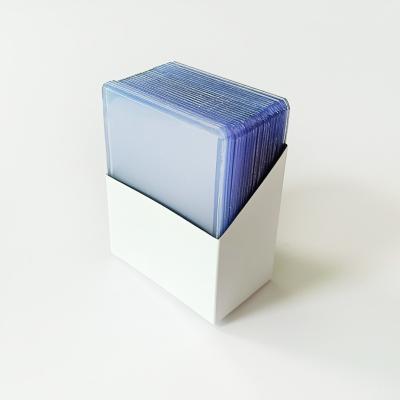 Cina Porta carte rigido in pvc 3x4 con caricatore dall'alto 35pt porta carte per carte sportive in vendita