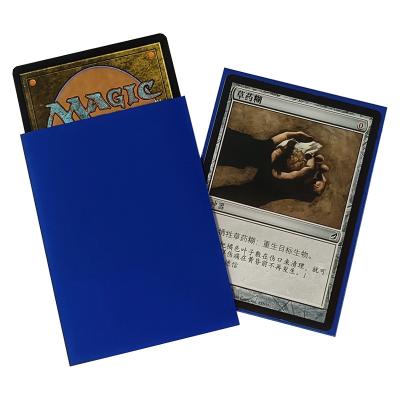 Cina la carta del gioco di 66x91mm collega le maniche con un manicotto blu solide della carta da gioco di struttura arancio in vendita