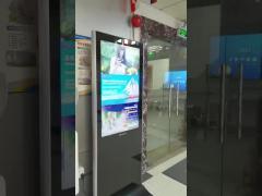 Assoalho de Android de 40 polegadas que está o luminoso do diodo emissor de luz do Signage de Digitas