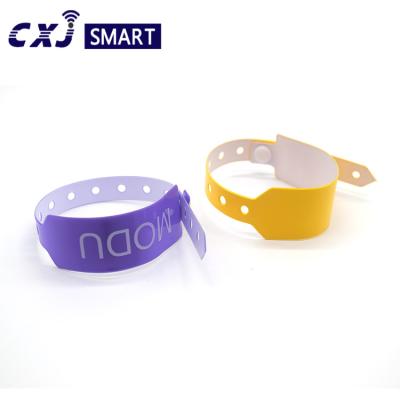 China Waterdichte de Polsband van pvc RFID Te koop