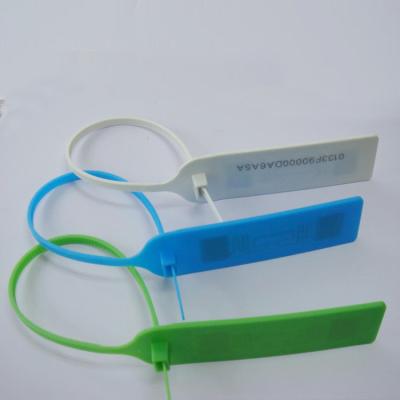 Cina 860-960mhz etichetta della fascetta ferma-cavo del rfid di frequenza ultraelevata dello straniero h3 per seguire in vendita