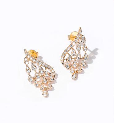 Cina orecchini 2.0g 0.50ct Diamond Round Brilliant Cut del perno della piuma dell'oro 18K in vendita