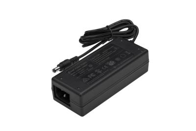 Chine adaptateur de bureau 18V 3.3A 24V 2.5A 48V 1.25A de puissance de 60W 5V 7A 9V 6A 12V 5A à vendre