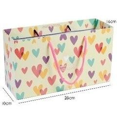 China Printing Flat Handle Kraft Customized Paper Bags Lovely Girl Shopping Bag With Heart for sale