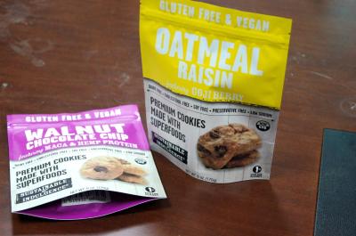 China O produto comestível levanta-se a porca do zíper, saco do armazenamento do alimento de petisco/saco seco alinhado folha do alimento à venda