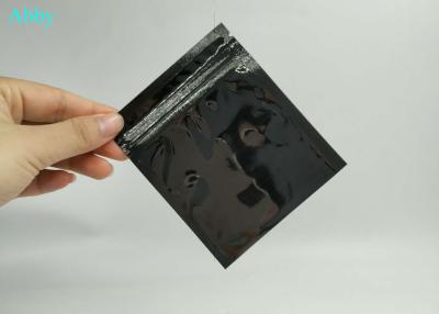 中国 プラスチック ホイルは3宝石類のギフトのための側面によって密封されるCMYK色を包む袋を立てます 販売のため