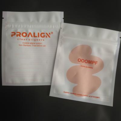 中国 MOPP Vmpetのプラスチック ジッパー ロックの包装の無光沢の歯の明確なアライナISO 販売のため