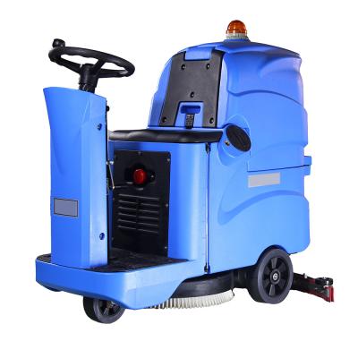 China D7 Compact Ride On Floor Scrubber Dryer met grote watertank en lange levensduur van de batterij for sale