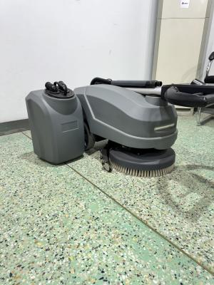Cina Pulizzatore da pavimento compatto a batteria 15L Capacità del serbatoio di recupero Riduzione dell'utilizzo dell'acqua in vendita