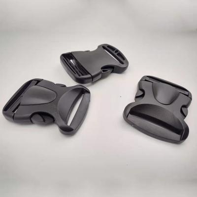 Cina Regolatore di plastica nero su misura della cinghia dello scorrevole del doppio fermaglio laterale a 3/5 pollici del rilascio in vendita