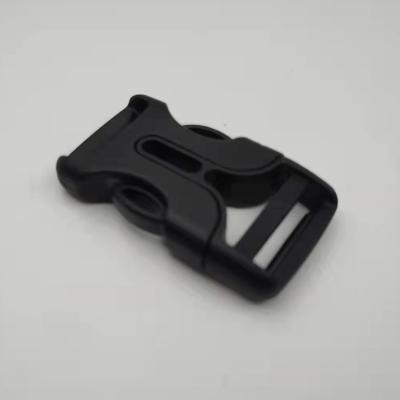 Cina La cinghia magnetica della valigia della cinghia inarca le clip di plastica del rilascio laterale di 28.3mm*48.9mm in vendita