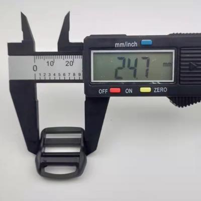 中国 28.5mm*24.7mmはバックパックのためのプラスチック止め金のバックルをカスタマイズした 販売のため