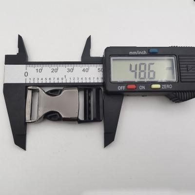 Cina fermagli resistenti del metallo dello zinco di 24.5mm*48.6mm per le borse in vendita