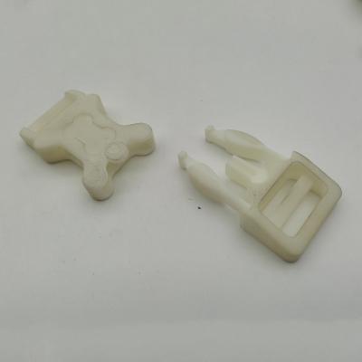 China CER CCIC 37.8mm weiße Seitenfreigabe-Plastikschnalle für Nylongewebtes material zu verkaufen