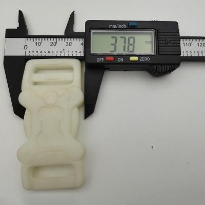 China CER CCIC 37.8mm weiße Seitenfreigabe-Plastikschnalle für Nylongewebtes material zu verkaufen