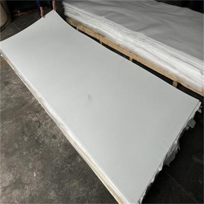 Cina Lamine di metallo perforata di alluminio bianca strato di alluminio di 1220mm x di 0.8mm con i fori in vendita