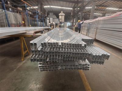 Cina spessore 6061 di 0.38mm profilo di alluminio dell'estrusione 6082 6063 per le porte e Windows in vendita