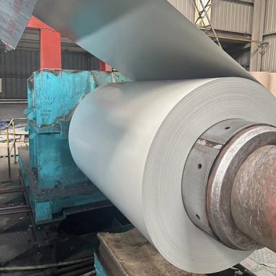China PPGL JISG3322 スチールコイル 白PEコーティング 600-1250mm AZ50 亜鉛 for sale