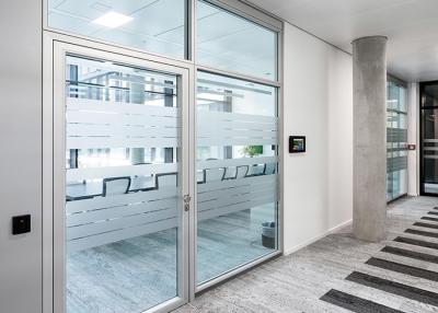 중국 Modern and sleek office Single glass partition wall acoustic room Grid Heightening temperedglass 판매용