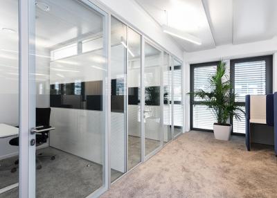 중국 공장 직급 사전 제조 된 유리 분단 벽 사무실 회의 호텔 하우스 판매용