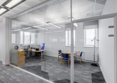 중국 모듈형 파티션 어쿠스틱 감소 45db 사무실 해제 가능한 이중 유리 파티션 벽 판매용