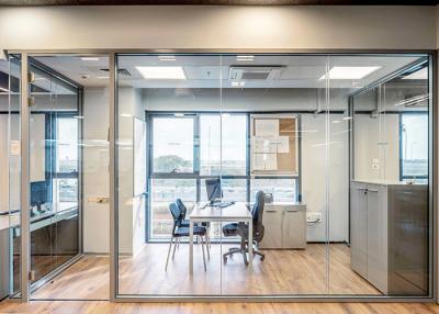 China Isolate Noise 45+-db Partition Wall With Door Self Closer Health Double Glass Demountable for sale