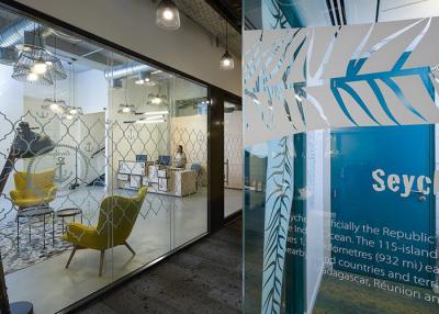 China Glass partition wall frameless or framed white black frame single double glass clear with door en venta