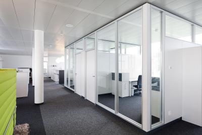 China Single-Layer Glass Partition Wall - Aluminum Frame & Tempered Glass for sale