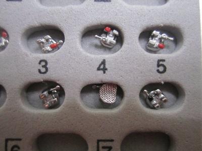 China Orthodontische leveranciers Metalen beugel laser tandheelkundige met 1 jaar houdbaarheid Te koop