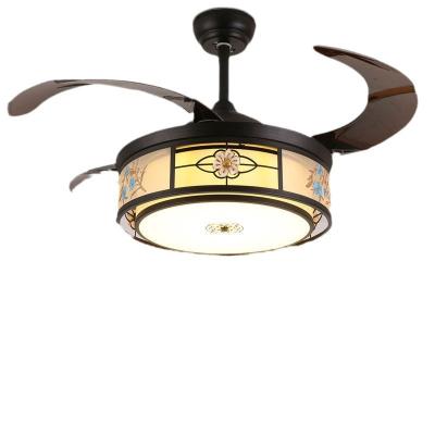 Chine Lumière de ventilateur à l' intérieur sécurisé Lumière de plafond télécommandée Lustre avec ventilateur à vendre