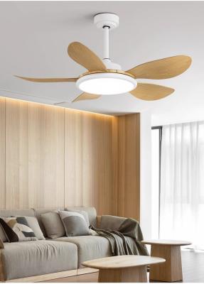 Cina Grandi ventilatori elettrici a energia eolica Pendenti Light Cinque foglie di legno massello ventilatore di soffitto in vendita