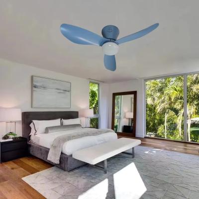 Cina Luce ventilatore di soffitto con materiali durevoli facile installazione design elegante in vendita