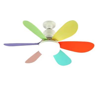 中国 高エネルギー効率のLED扇風機 天井照明 販売のため