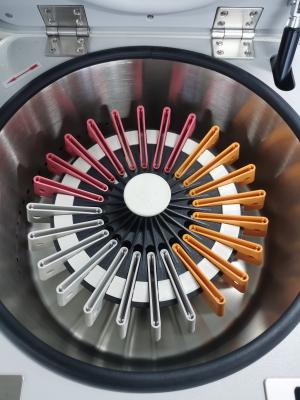 China De Bloedgroepkaart centrifugeert td-24K Certificatie de Met geringe geluidssterkte van Ce van de Apparatenoverdreven snelheid Te koop