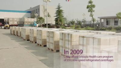 China Máquina de centrífuga médica de baixa velocidade L550 com controlo por microprocessador à venda